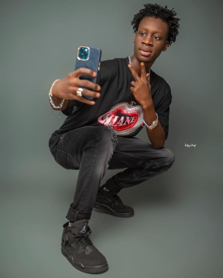 (05 photos) : Sapé comme jamais, Ngor de la série Adja dégage du peps