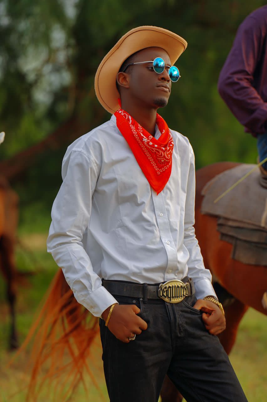 « Indo ak Cowboy »: Zbest family s’habille western