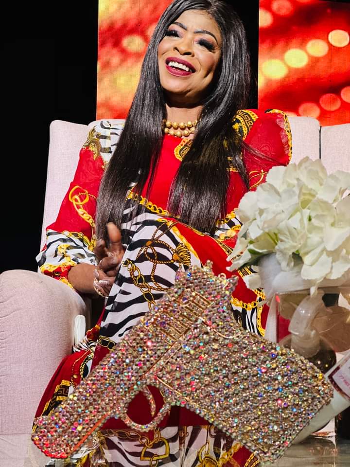 (Photos): Bien maquillée, l’honorable député Koura Macky alias « A gun ...