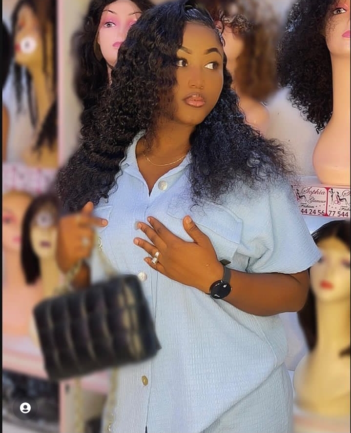 (Photos): Bien Maquillée et coiffée, la starlette devient « Bou mak