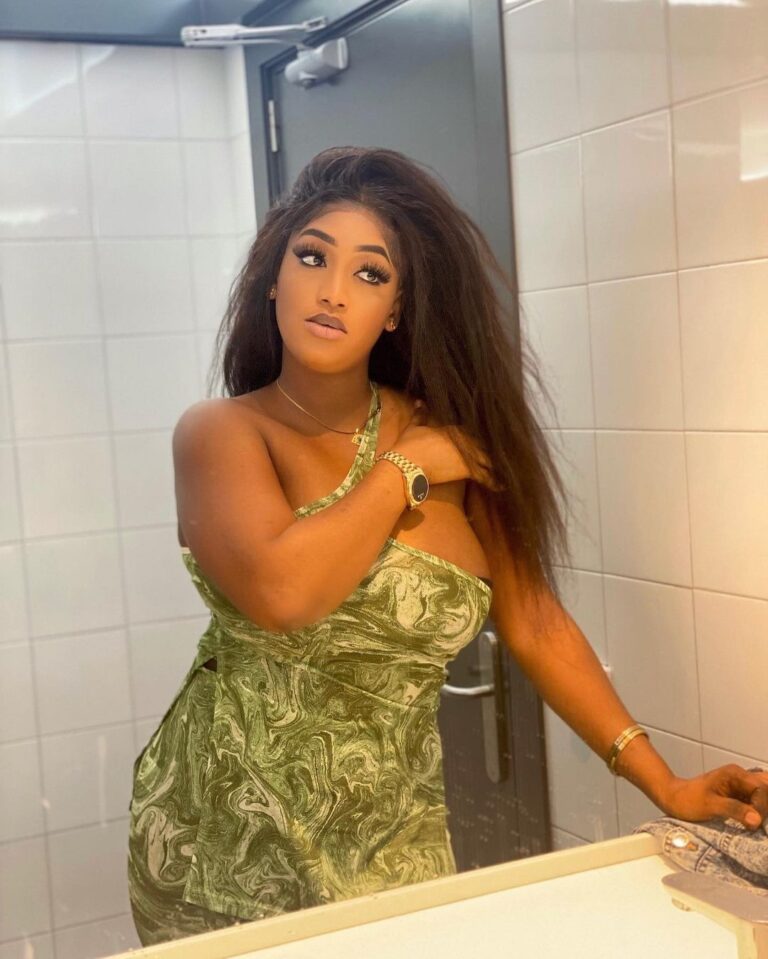 (04 photos) : Lysa, l’épouse de Pod, plus torride que jamais