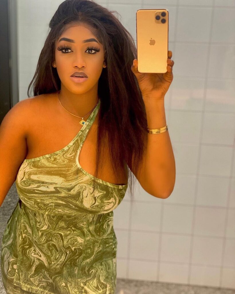 (04 photos) : Lysa, l’épouse de Pod, plus torride que jamais