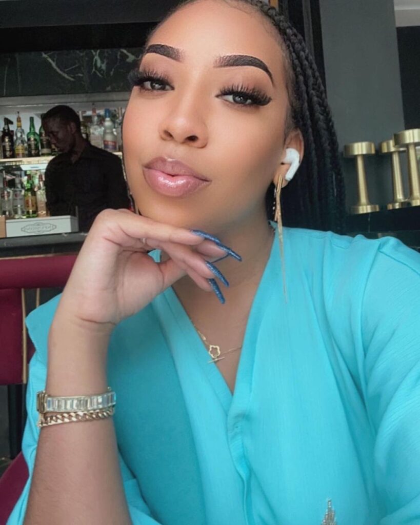 (02 photos) : Zeyna Ndour majestueuse dans son look hot