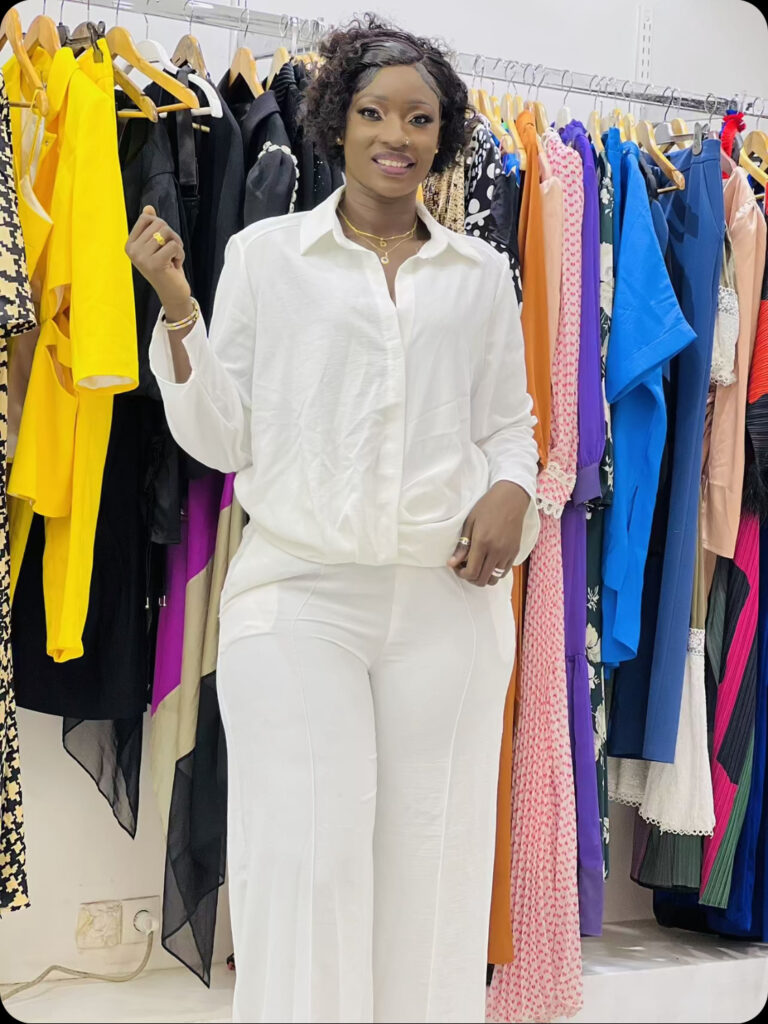 Chic et charmante: L’actrice Coumba Bou Ndaw étale son élégance et sa ...