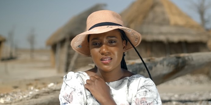 (Vidéo) – Amira Abed dévoile son nouveau clip « Je ne suis pas