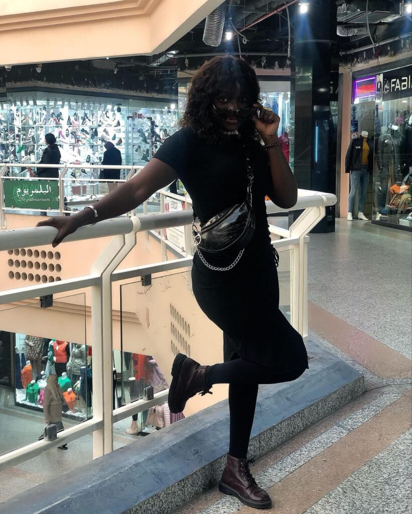 (04 photos) : $exy en total black, l’actrice Sadiya fait jaser la toile