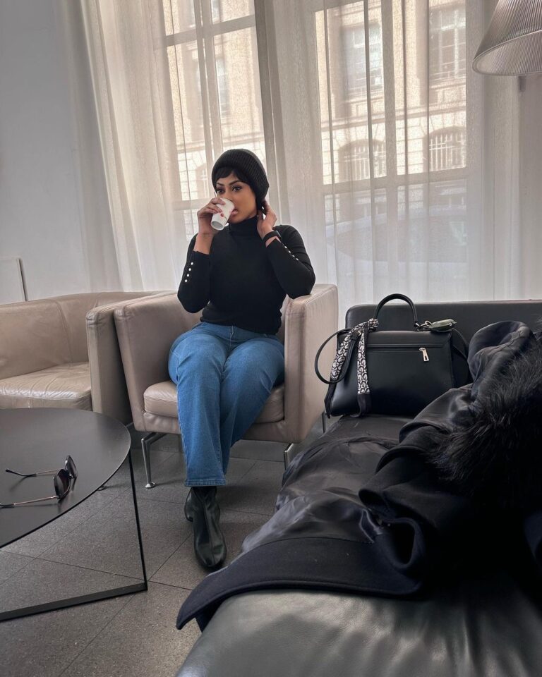 Poitrine de rêve, derrière bien dodu, Fanta Samira impose sa bonne silhouette en Allemagne (Photos)