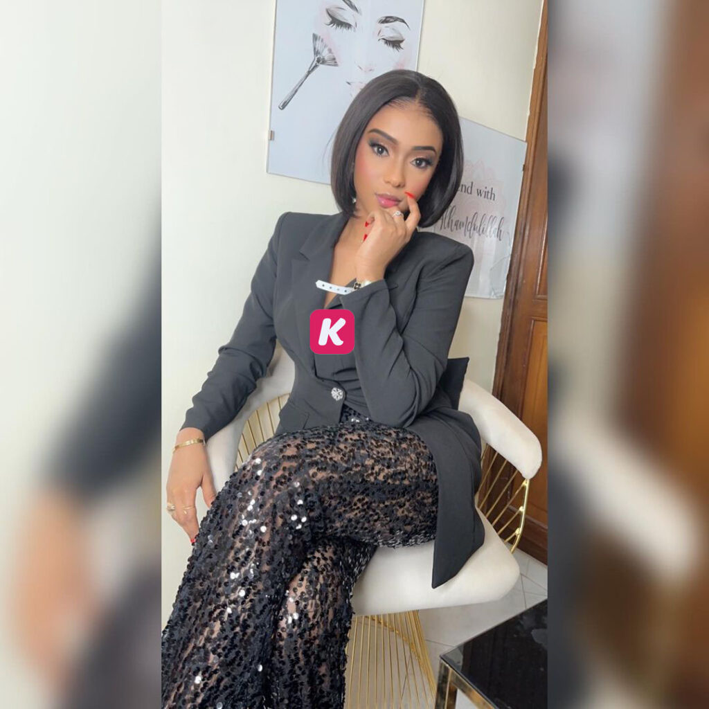 Racky Aidara dévoile un look détonnant, la toile sublimée (Photos)