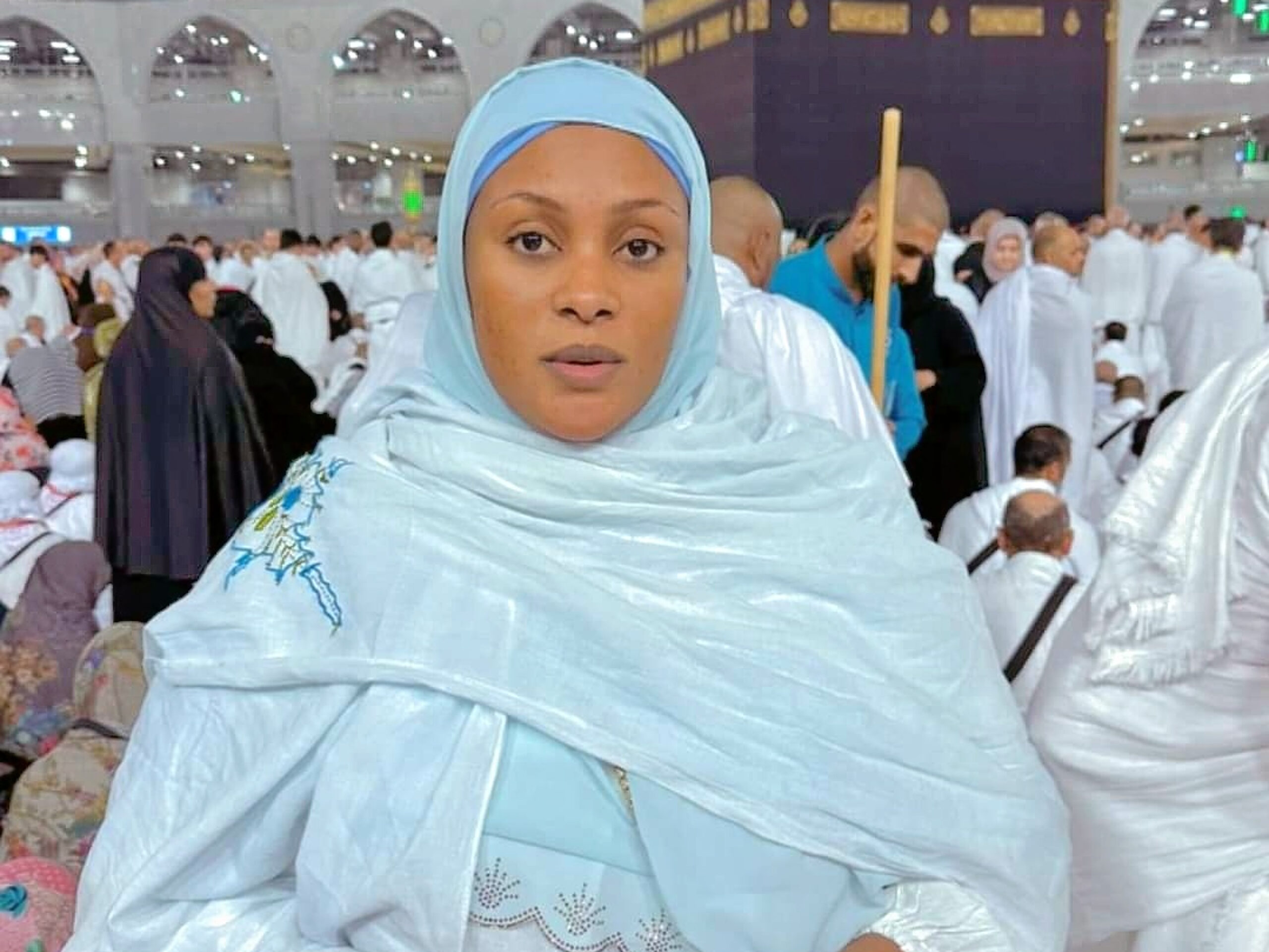 Adja – A la Mecque, l’actrice prie pour la paix : « Yalla na diamm sakh