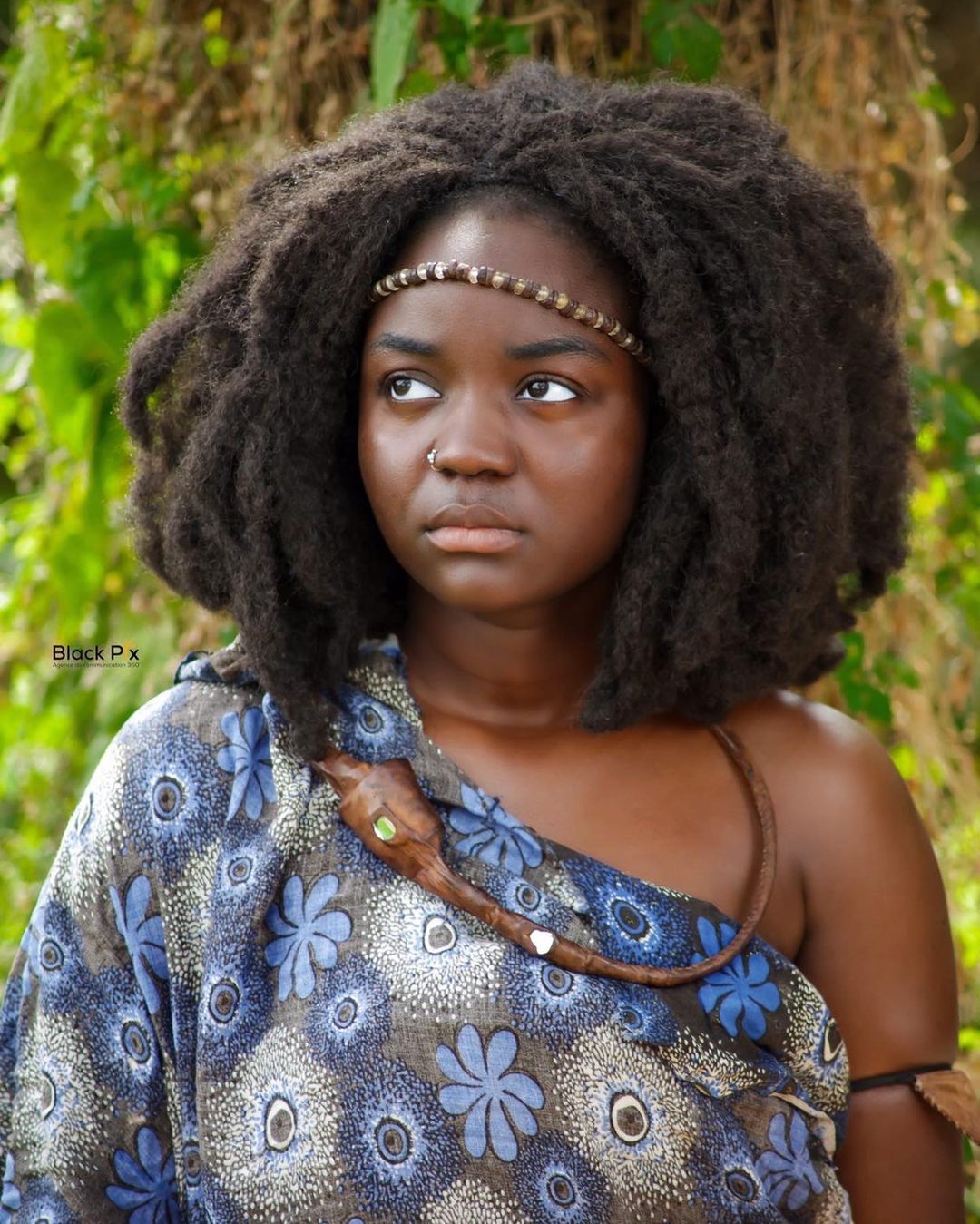 (03 photos) – Sadiya : L’originalité s’affiche en Black Queen