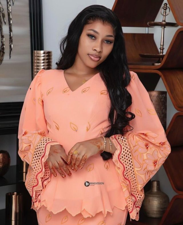 (3) Photos : La sublime Aicha Diallo éblouit dans une magnifique tenue ...