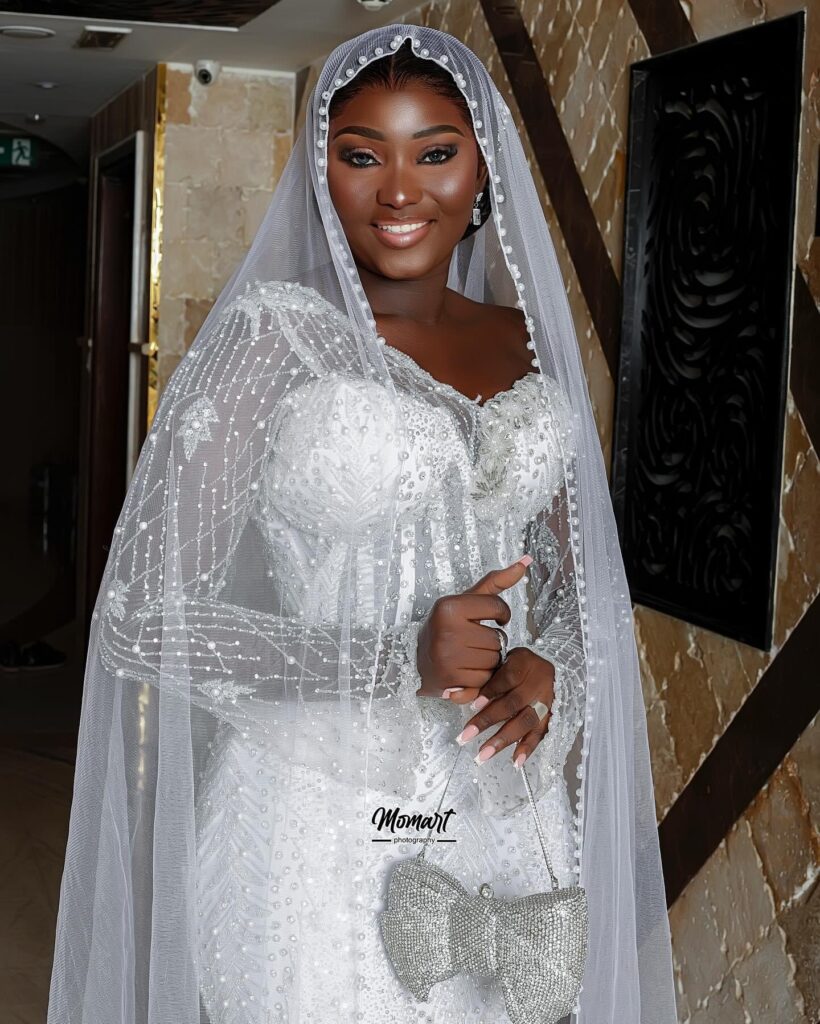Photos L actrice De La Serie Famille S n galaise S est Mari e Voici Photos L actrice De La Serie Famille S n galaise S est Mari e Voici