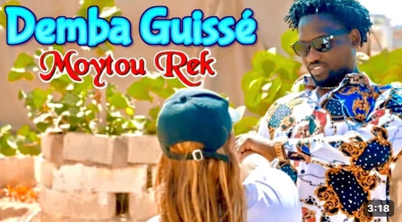 (Clip officiel) – Demba Guissé émerveille ses fans avec « Moytou Rek