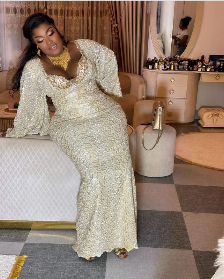 (Photos)- Admirez la nouvelle silhouette de Bijoux Ngoné après sa chirurgie